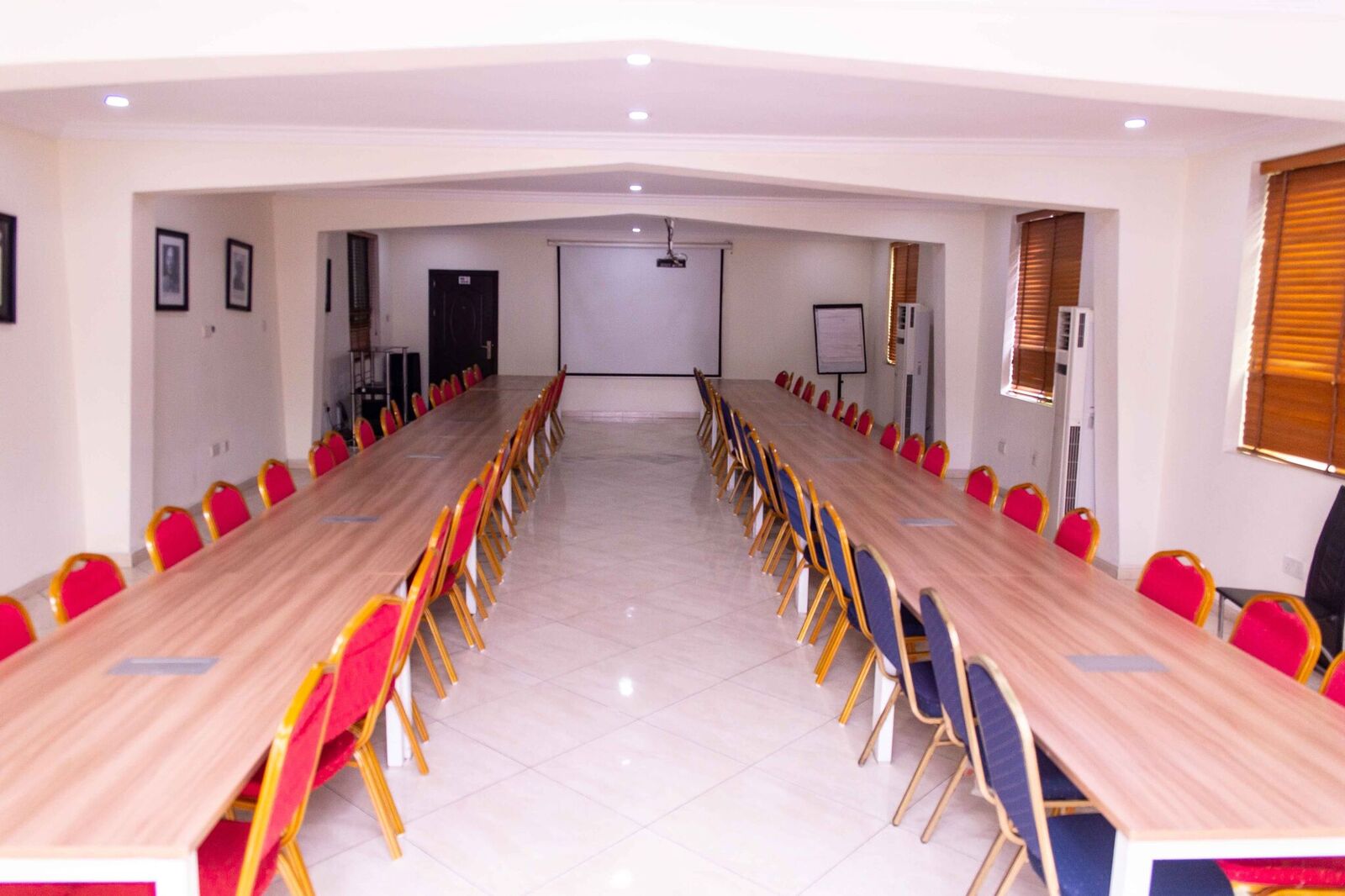 Hotel Facilities - De Meros Hotel & Suites